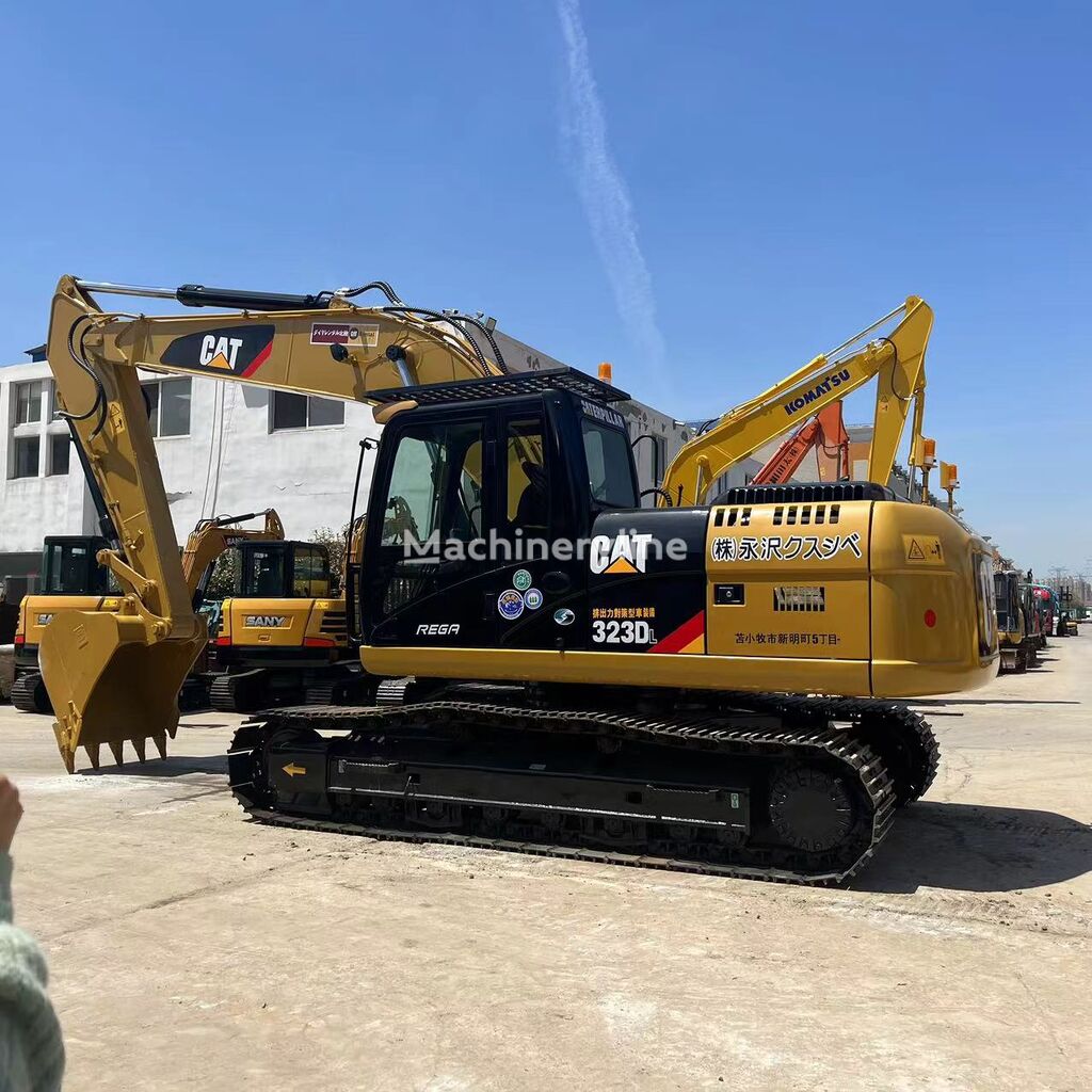 Caterpillar 323DL bager guseničar