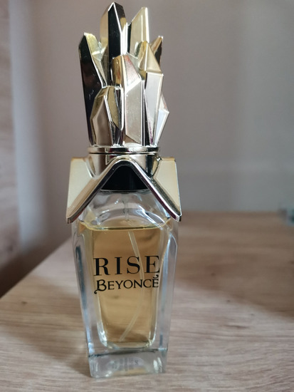 Parfem Rise by Beyonce