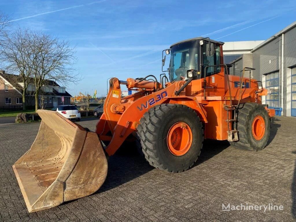 Fiat-Hitachi W230 / LOADER / GOOD STATE / 4-GEARS / 9081 ENGINE HOURS prednji utovarivač