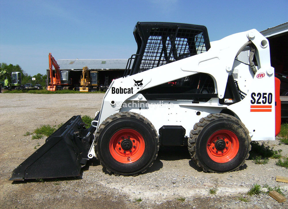 Izdajem Bobcat BobCat S250 mini utovarivač