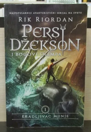 PERSI DŽEKSON I BOGOVI OLIMPA 1: KRADLJIVAC MUNJE – RIK RIORDAN