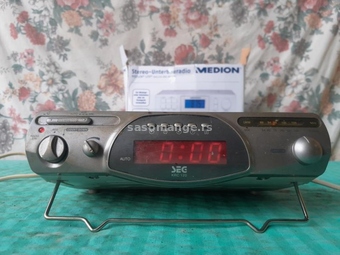 Radio sat, budilica - vise komada