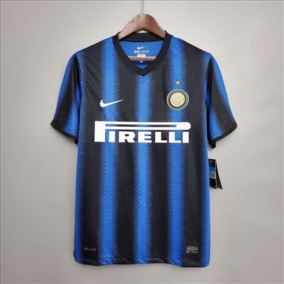 Inter 2010/2011 domaći dres