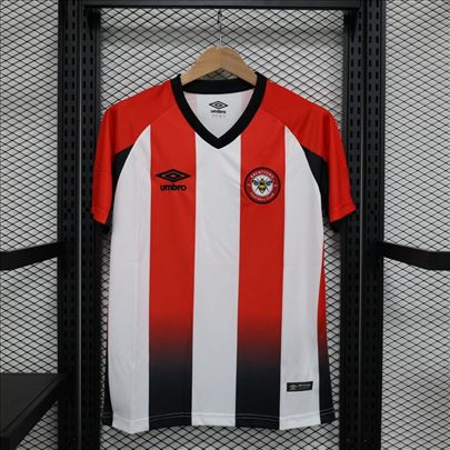 Brentford 2023/2024 domaći dres