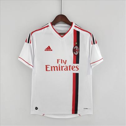 AC Milan 2011/2012 gostujuci dres