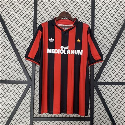 AC Milan 1990/1991 domaci dres