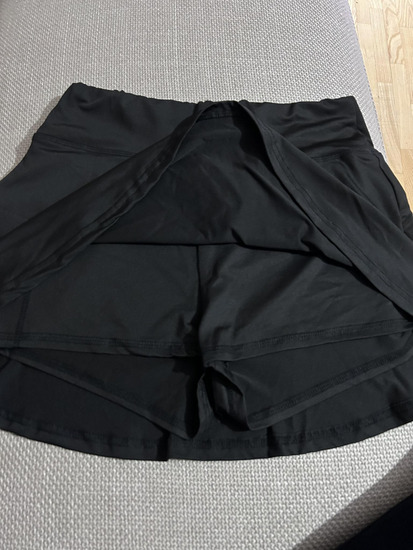 Zenski sportski skort