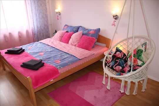 Pink Flamingo Nest - dizajn apartman / stan-na-dan