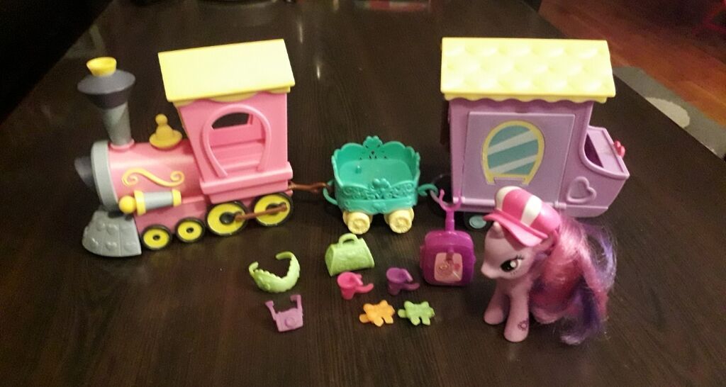 MY LITLLE PONY VOZ-hasbro Kompletan,u savrsenom stanju