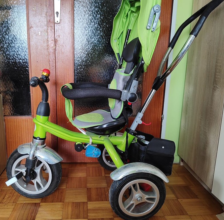 Zeleni tricikl za decu, udobno i lako mozete da gurate vase