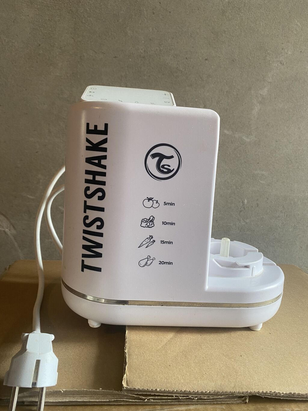 Twistshake blender ( samo aparat) kao nov