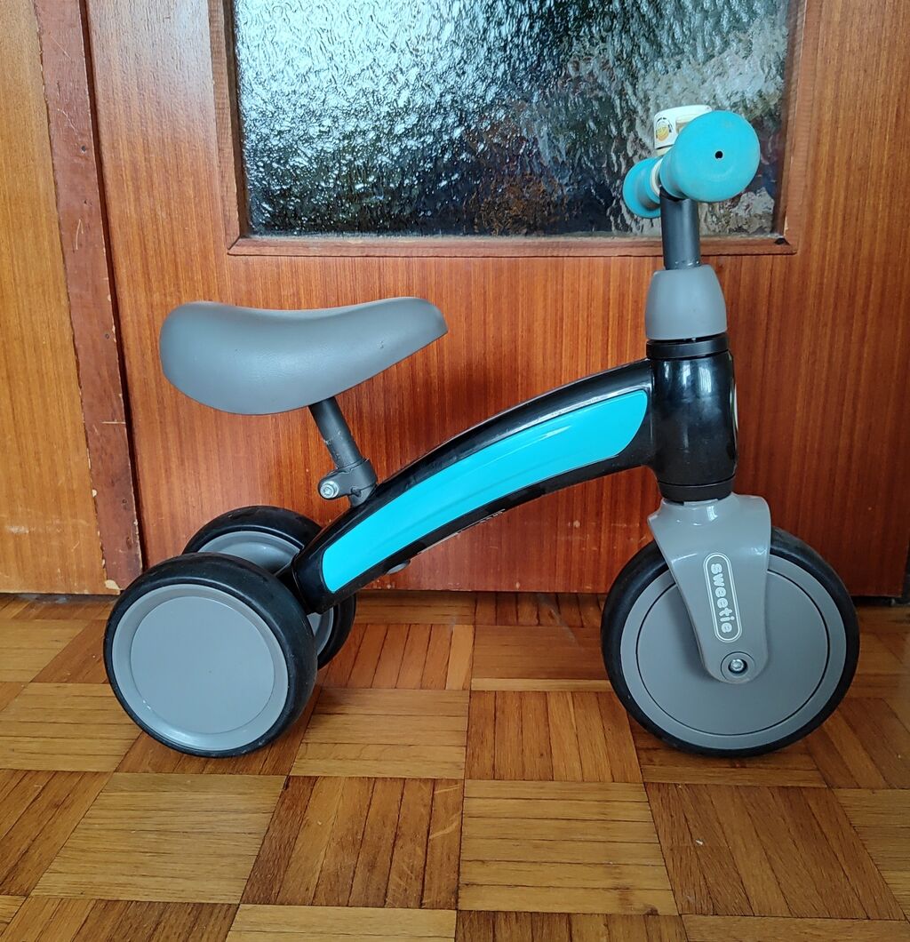 Bicikl bez pedala ili balansero za decu
