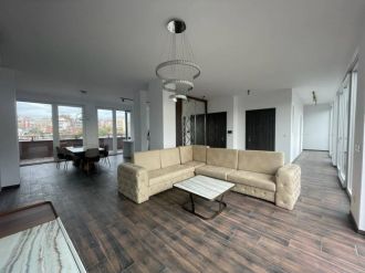 200m² 4.000€
Beograd, Vračar, Južni bulevar, Izdavanje/Penthouse na Vracaru, novogradnja, parking