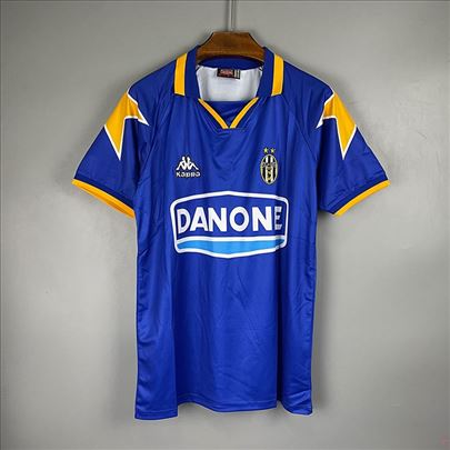 Juventus 1994/1995 gostujuci dres