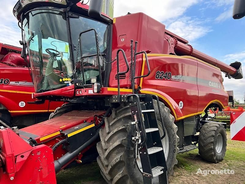 Case IH IH 8240 krmni kombajn