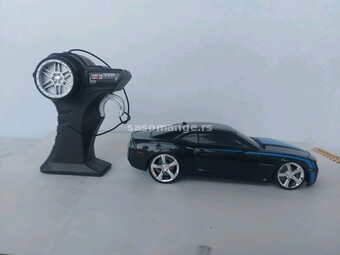 Automobil chevrolet camaro scale 1/24 na daljinsko upravljanje MAISTO