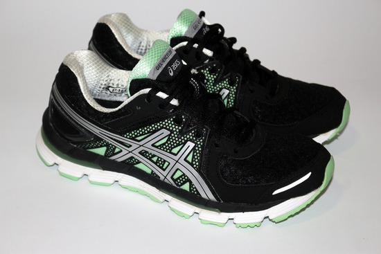 ASICS patike br.39 (24.5cm)-kao nove ! ! !