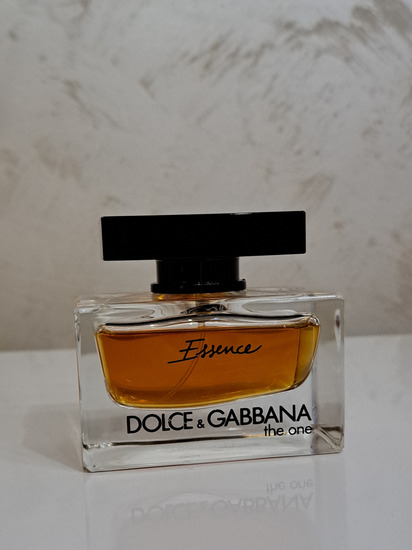 Dolce Gabbana The One Essence *3500din*