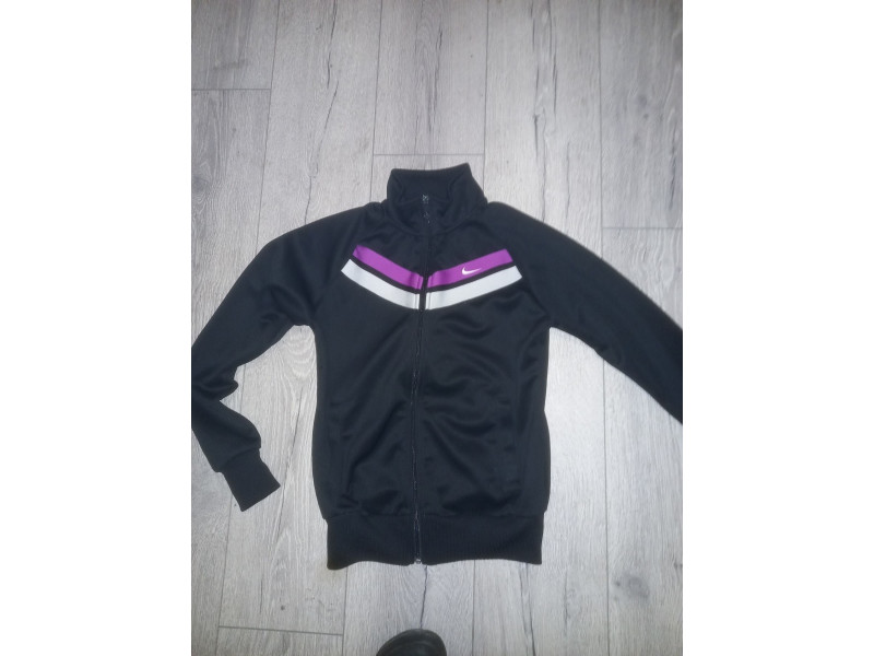 SAVRSENA NIKE TRENERKA VEL S 36