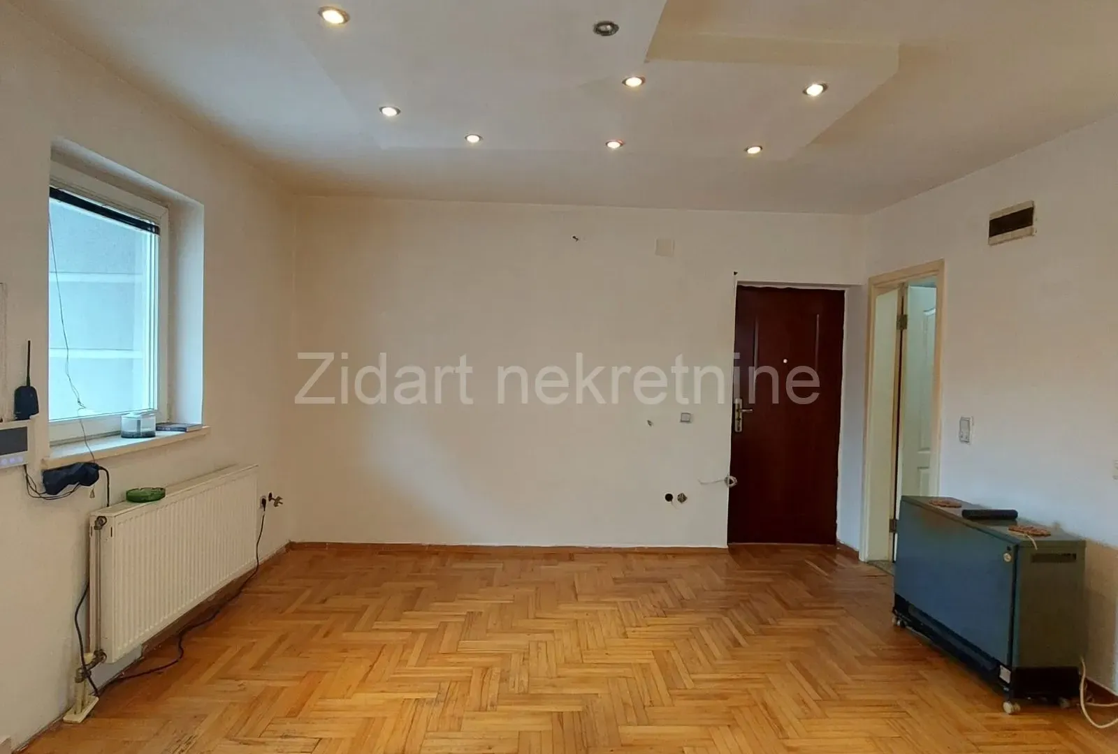 Prodaja, jednosoban stan, 30m2, Petlovo Brdo, Beograd