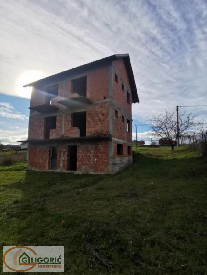 Prodaja, kuća, 204m2, Lazarevac, Beograd