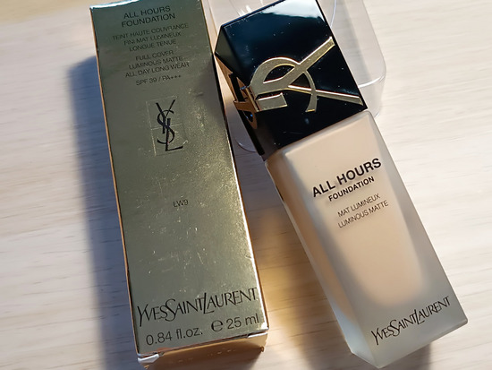 YSL All Hours puder LW9