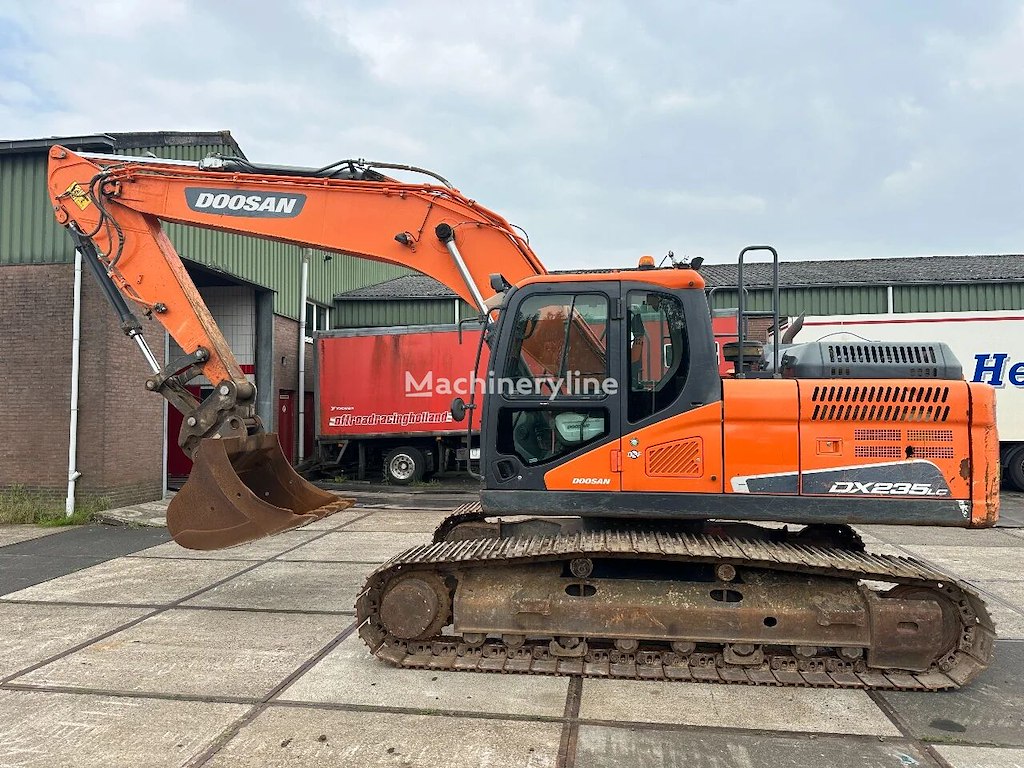 Doosan DX235LC 5 - ONLY 4226 HOURS - bager guseničar