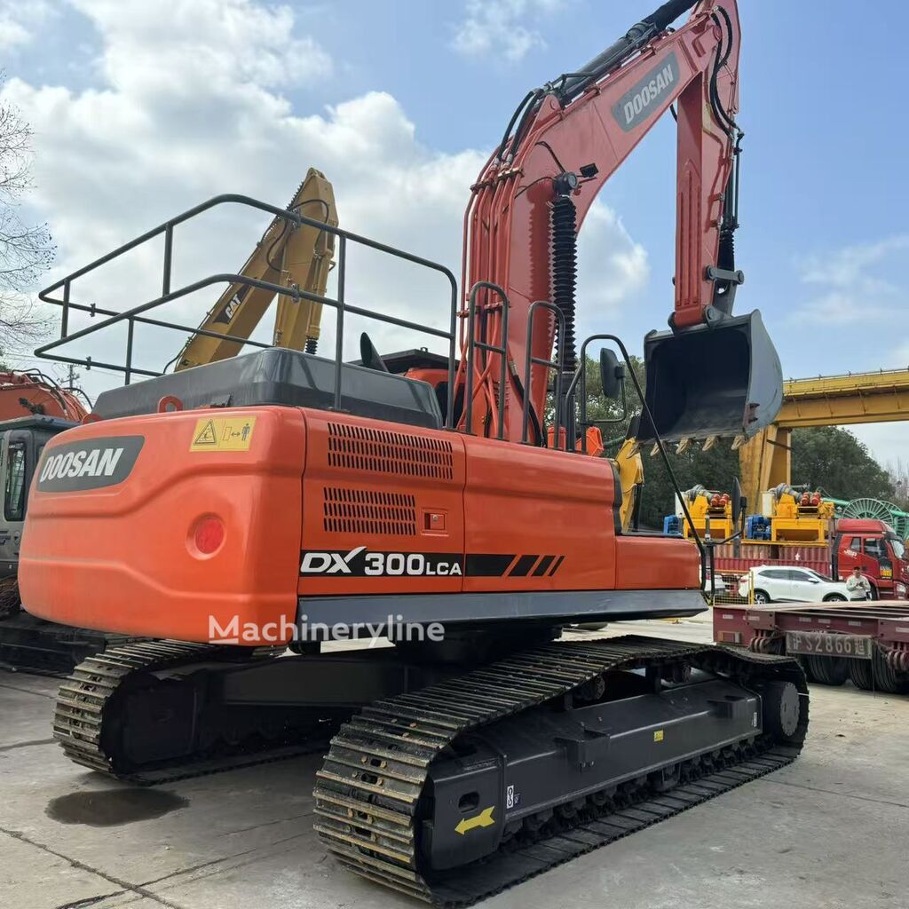 Doosan DX300 bager guseničar
