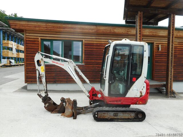 Mini bageri
Takeuchi TB 216 ( 1.865kg )