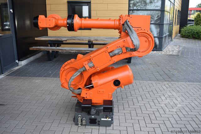 industrijski robot
FANUC R-2000iB/210F