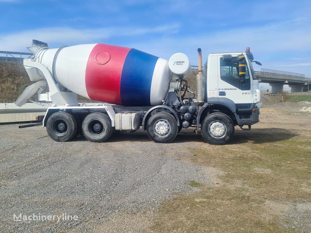 Stetter na šasiji IVECO TRAKER kamion s mešalicom za beton