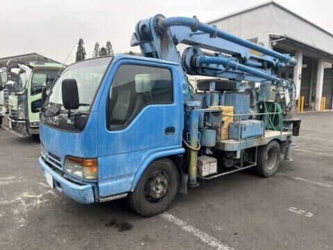 Isuzu ELF TRUCK pumpa za beton