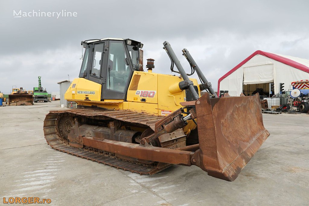 New Holland D180 buldožer