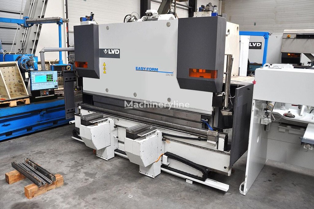 LVD Turbo PPEB 135 ton x 3100 mm CNC mašina za savijanje limova