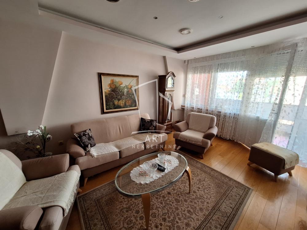 Voždovac, lux kuća 250m2+52m2 terasa ID#7839 530.000 €