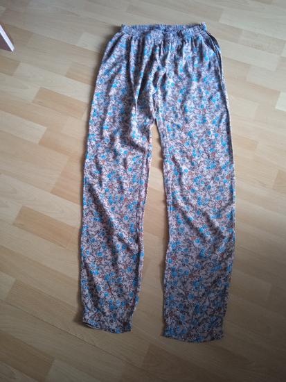 Leg cvetne pantalone