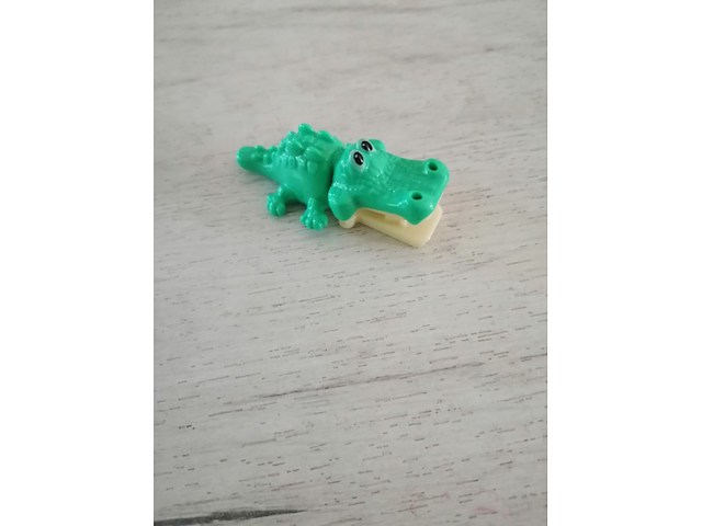 Kinder figurica - Mali krokodil VV068