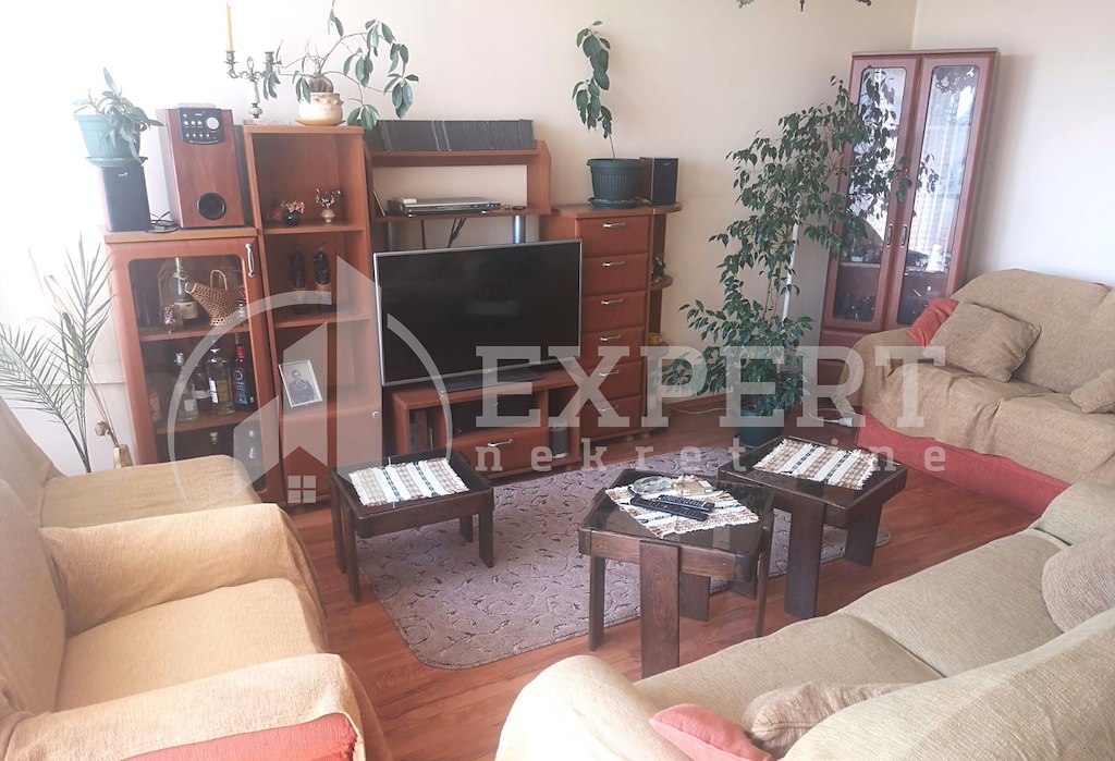 Trosoban stan, 87 m2, Bulevar Nemanjića, Bulevar Nemanjića ID: p-011526