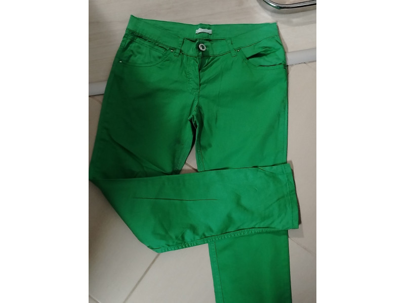 SS 34 Letnje pantalone Miss vel9/10