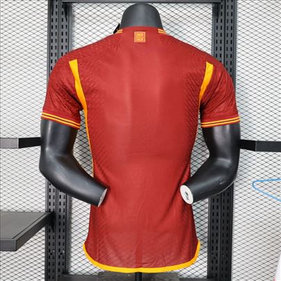 AS Roma 2023/2024 domaci dres