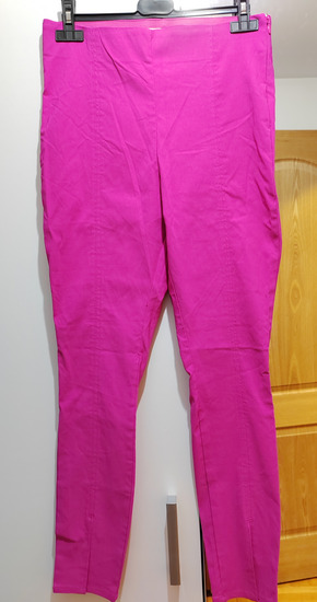 Hm pantalone, nove sa etiketom