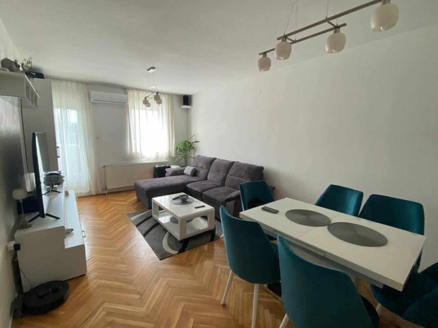 Komplet namešten i renoviran stan na Novom Naselju - Bistrica