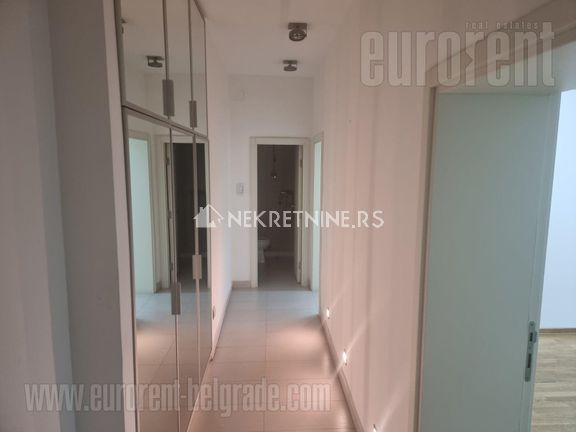 #47415, Izdavanje, P.P., CENTAR, 700 EUR