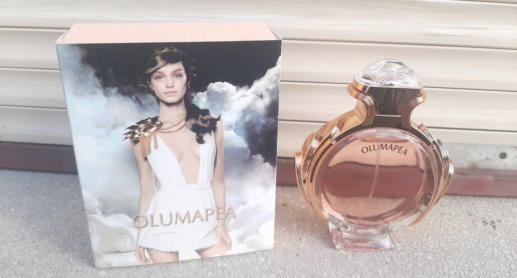 Olumapéa parfem Olumapéa parfem. 90 ml. Nekorišćen u kutiji. Kop