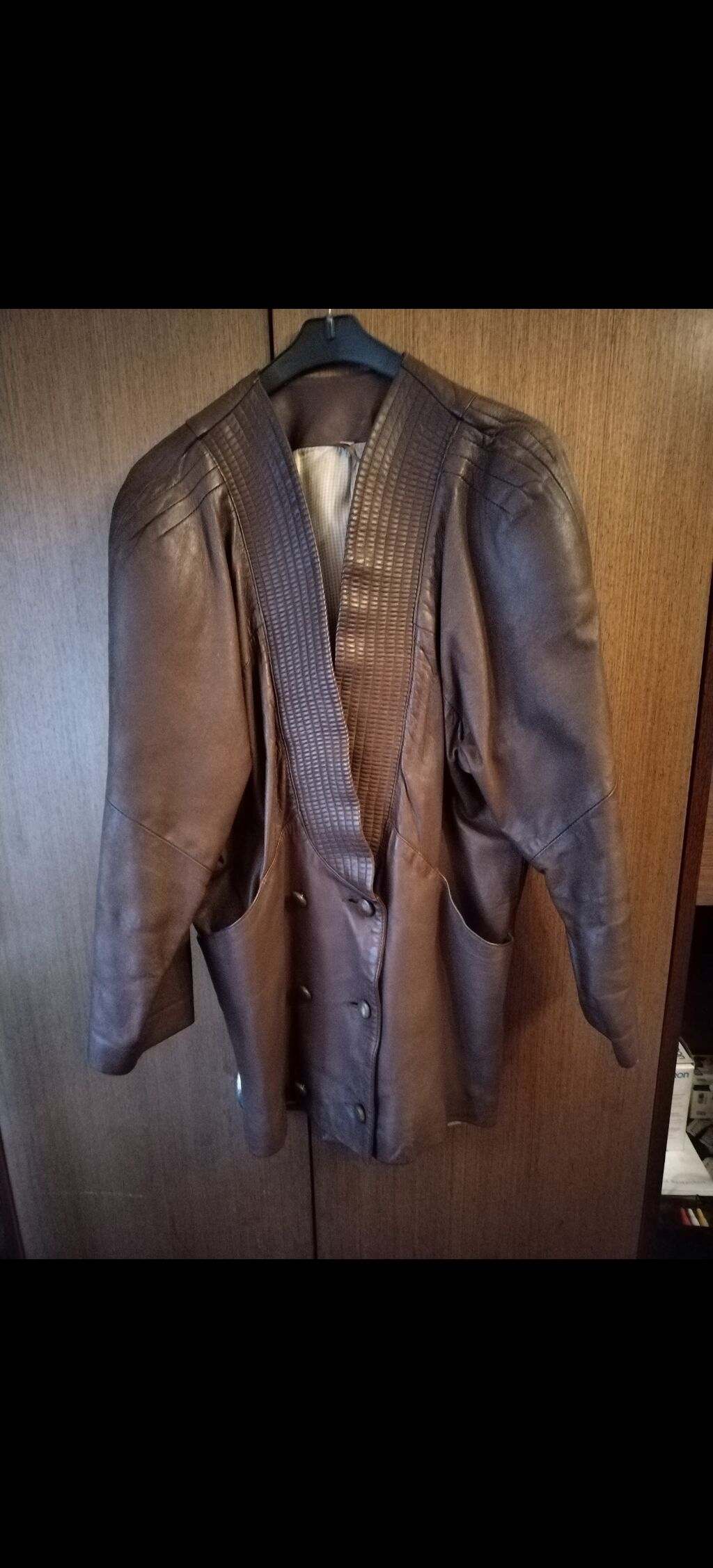 Kožna jakna braon boje, vel 36 u extra stanju, dužina jakne