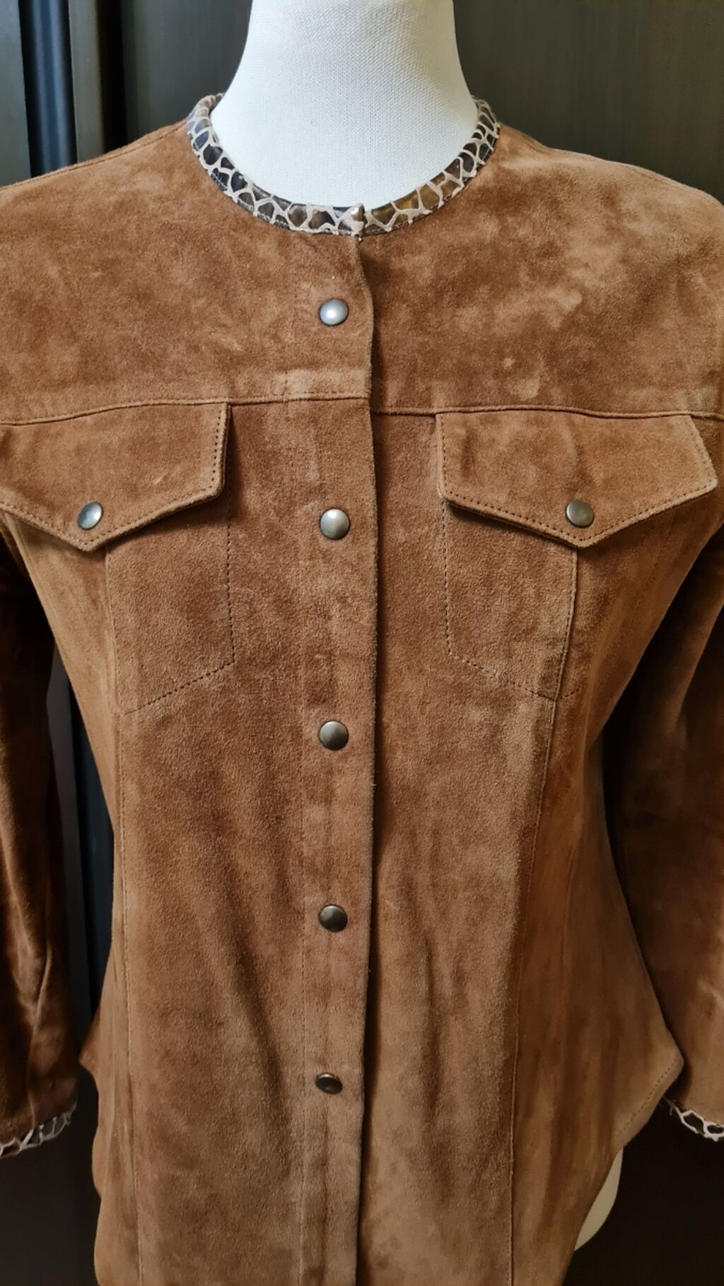 KOŽA- made in Italy Posebna antilop oker jakna, model košulje. Brend