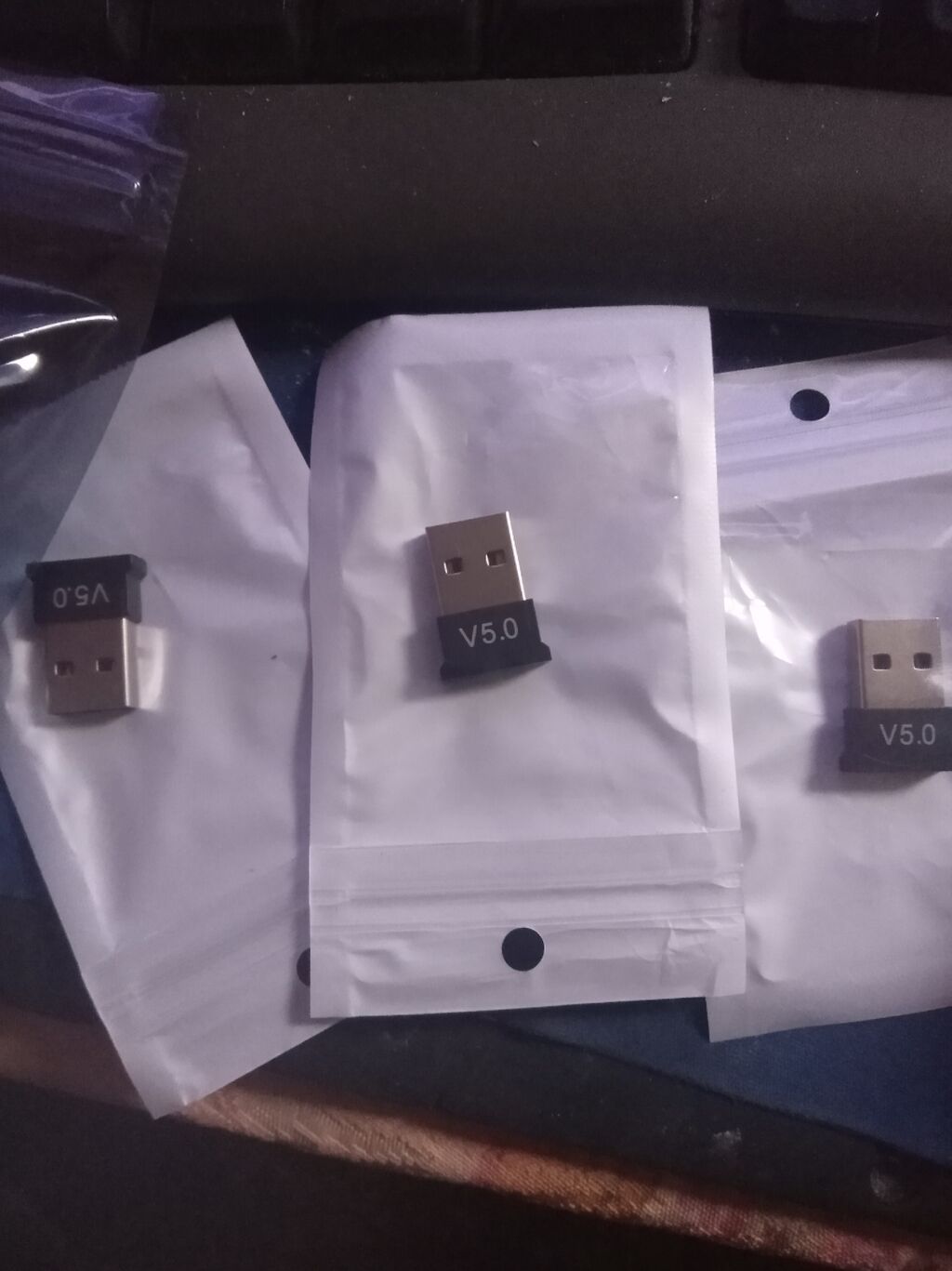 USB bluetooth 5.0 tri komad za racunare koji nemaju blitut