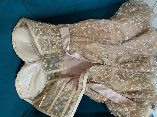 Rucno šivena kratka haljina sa kristalnom cipkom