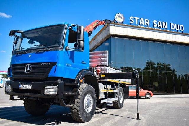 Mercedes-Benz AXOR 1824 4x4 PALFINGER PK 8501 CRANE KRAN kamion s ravnom platformom