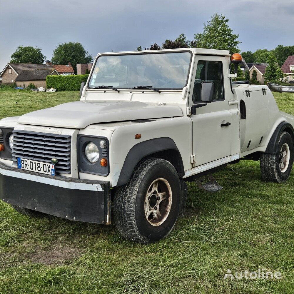 Land Rover Defender Breaking down vehicle šlep auto